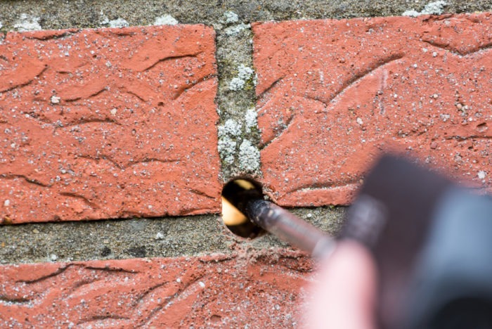 Spouwmuurisolatie inspuiten: zo gaan we te werk - Isolatiewerken ...